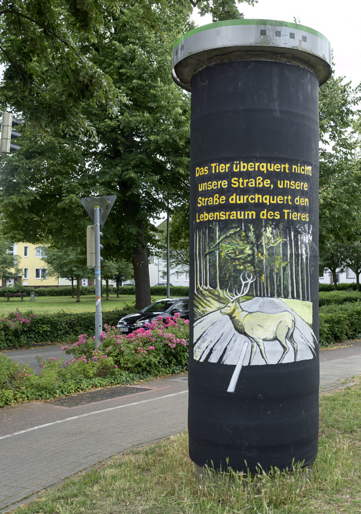 #kunstsichtbar: 18 Künstlerinnen und Künstler gestalten 16 Litfaßsäulen in Osnabrück
